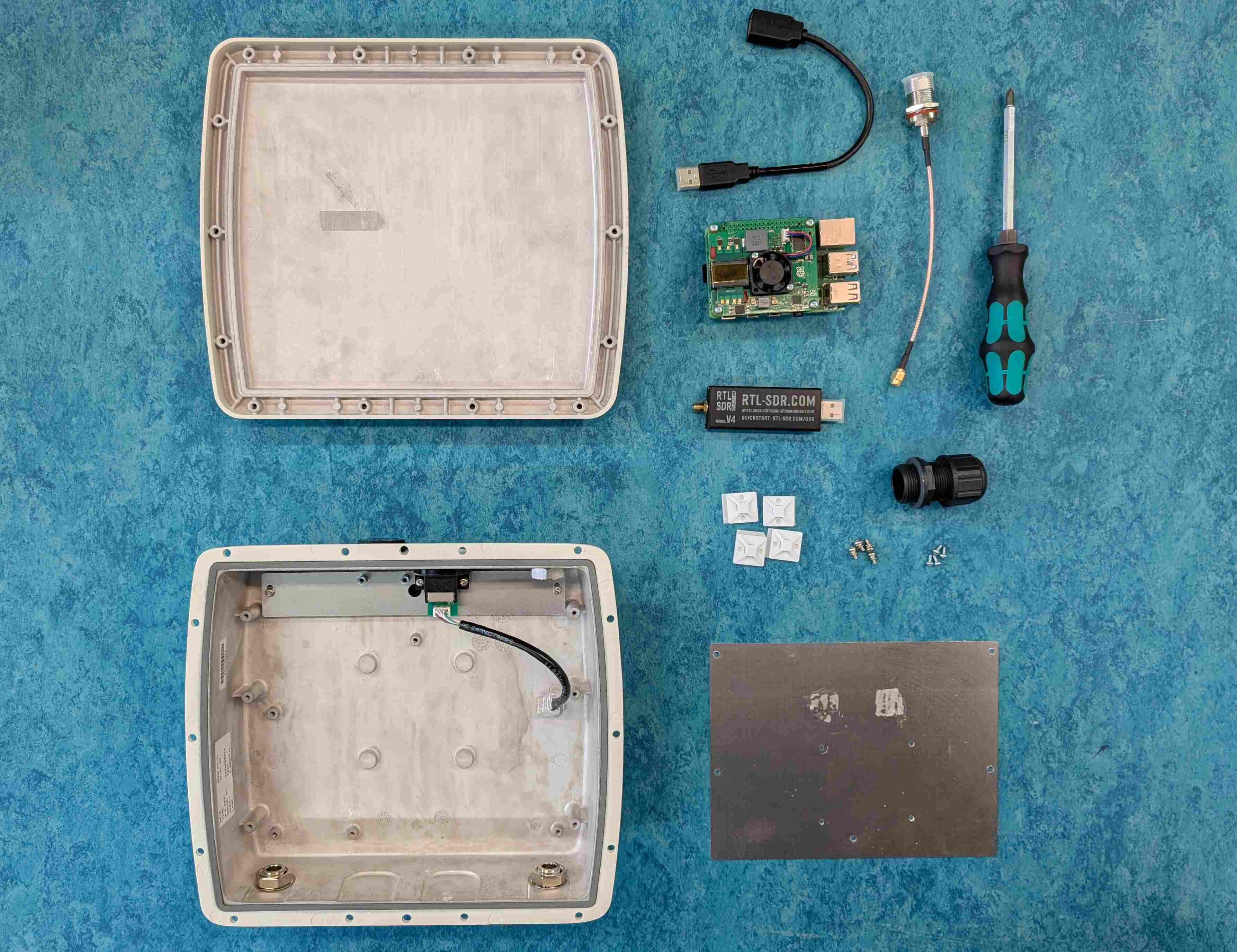 Assembly Instructions — SatNOGS Kit 0+untagged.50.g0798be6 documentation