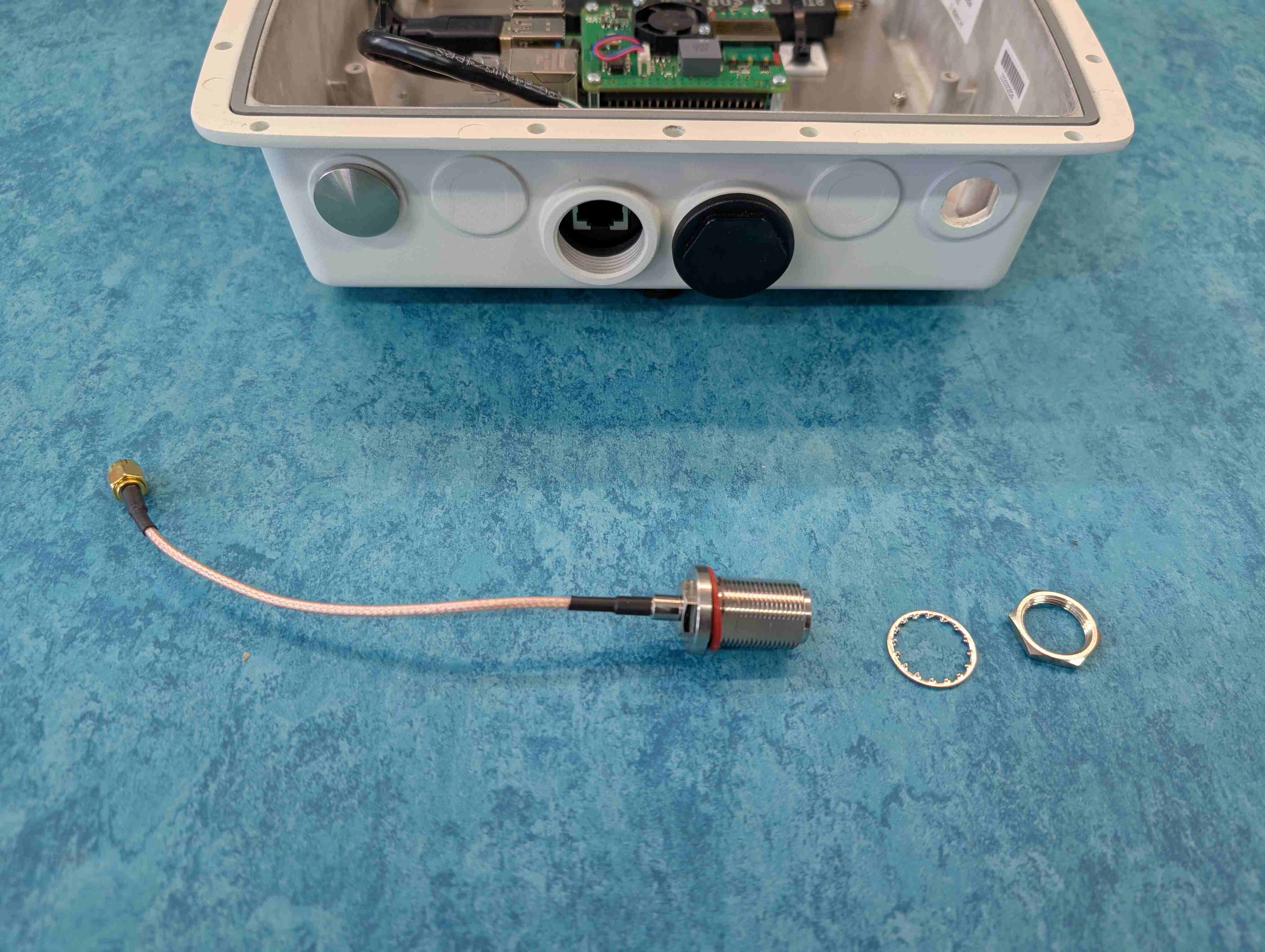 Assembly Instructions — SatNOGS Kit 0+untagged.50.gc197e63 documentation