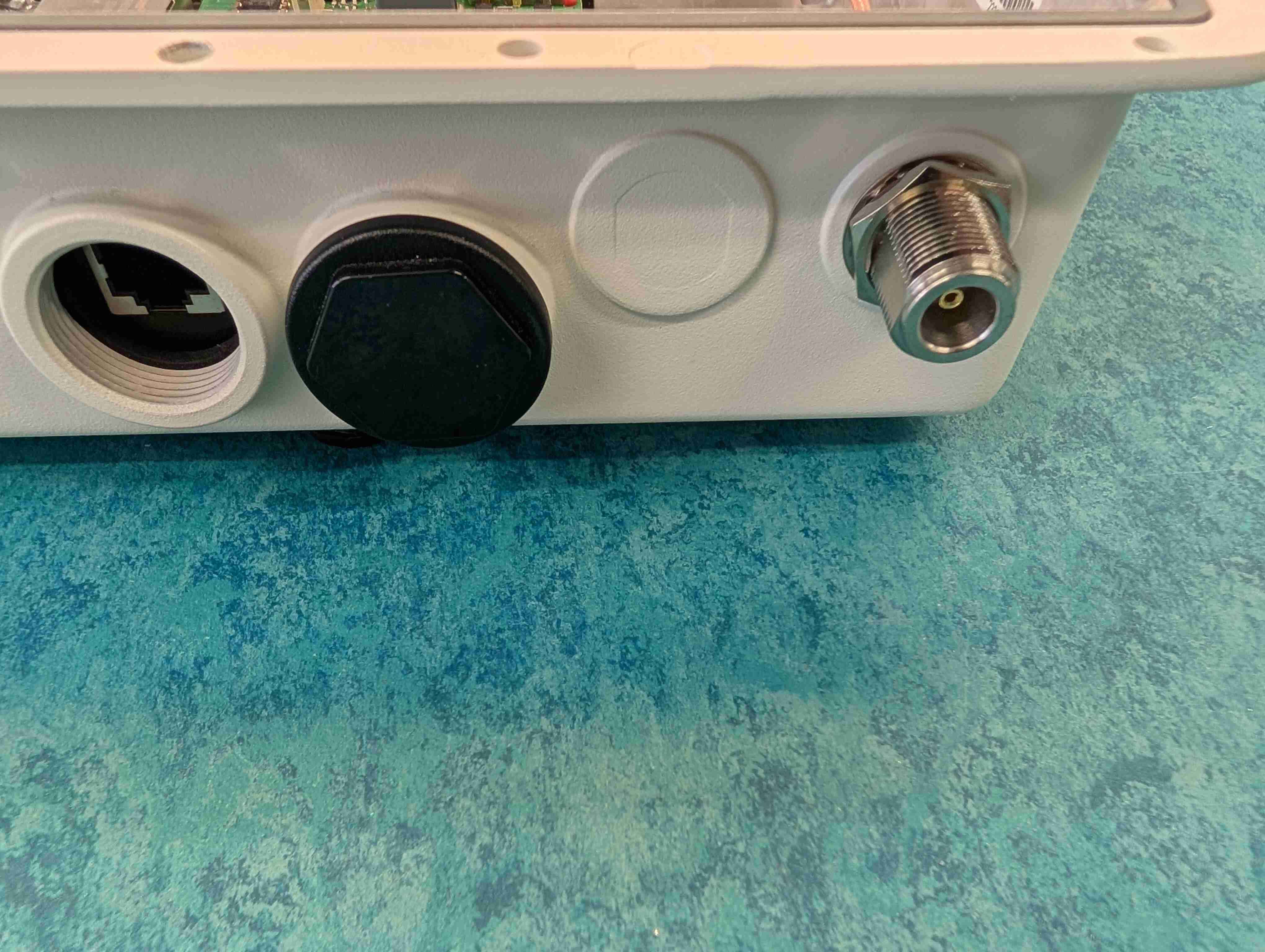 Assembly Instructions — SatNOGS Kit 0+untagged.50.g0798be6 documentation